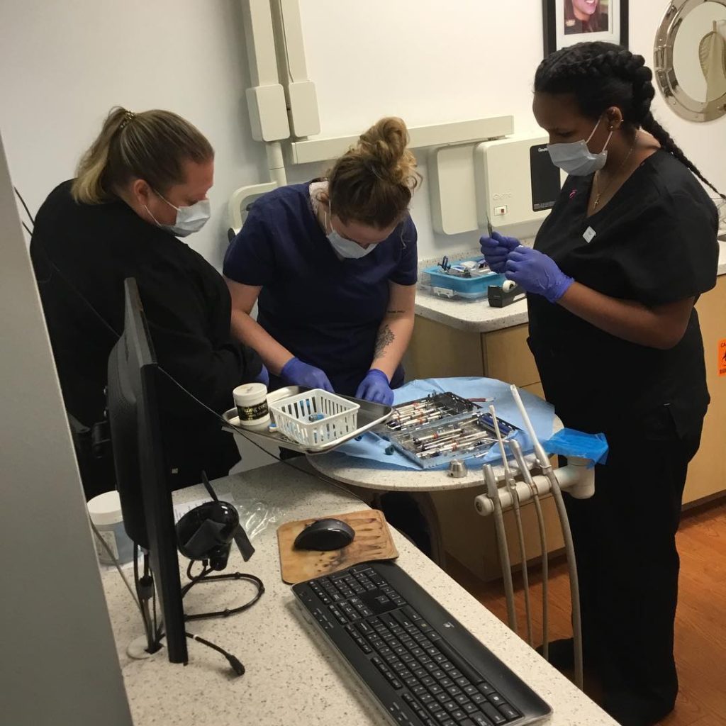 The Right Dental Assistant School for You - Dental Staff Institute